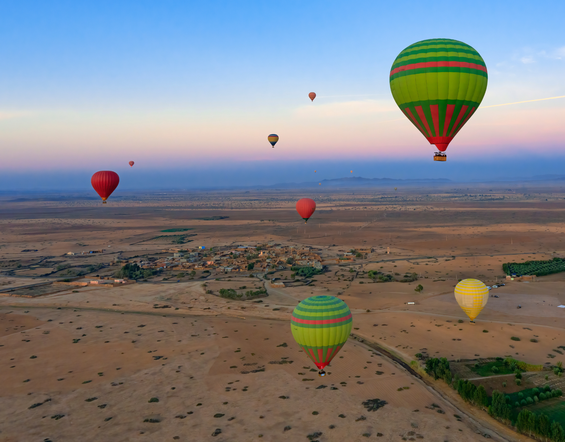 Hot Air Balloon - Oasis Desert Tours